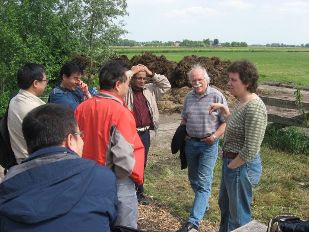 Outline of future dairy farming - based on 11 lessons learnt in the ...